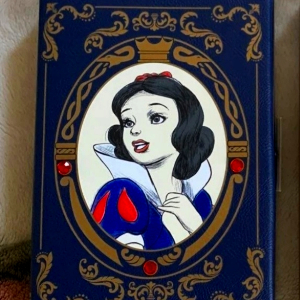Disney Snow-White Loungefly Clutch Purse - Gem